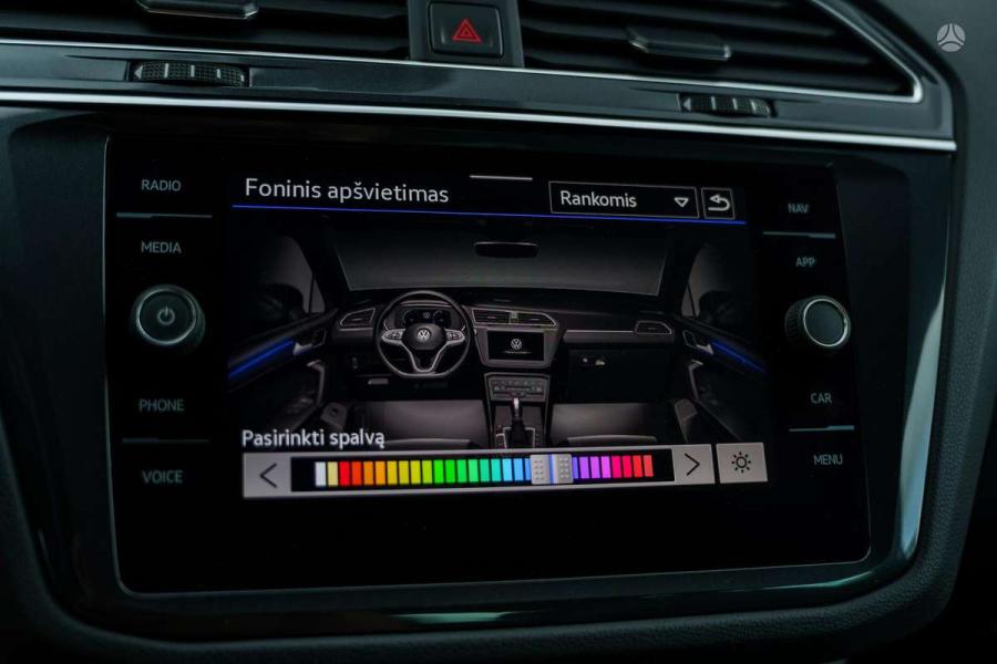 Zils Volkswagen Tiguan 2021 Viļņa, ar dzinēja tilpumu 1.97 L un nobraukumu 189 tūkst. km par 23900 €, foto 45 vietnē AUTOMOTO.COM.LV