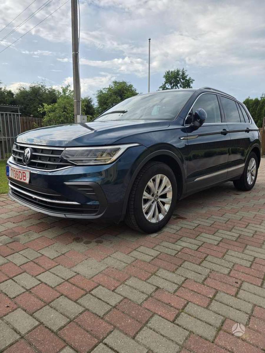 Blue Volkswagen Tiguan 2021 in Sirvintos, with an engine capacity of 1.97 L and mileage of 280 thousand km for 18700 €, photo 1 on AUTOMOTO.COM.LV