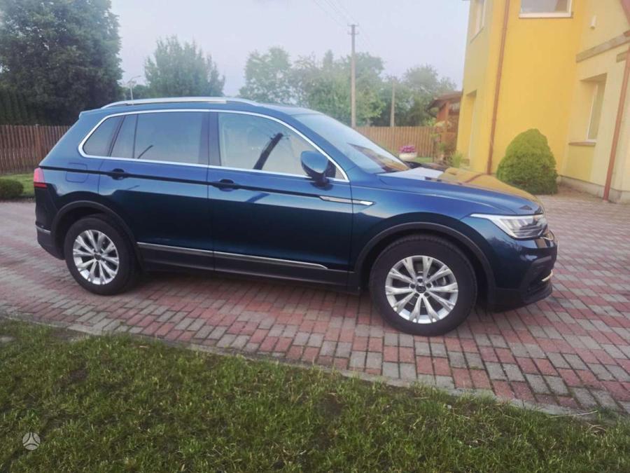 Blue Volkswagen Tiguan 2021 in Sirvintos, with an engine capacity of 1.97 L and mileage of 280 thousand km for 18700 €, photo 3 on AUTOMOTO.COM.LV
