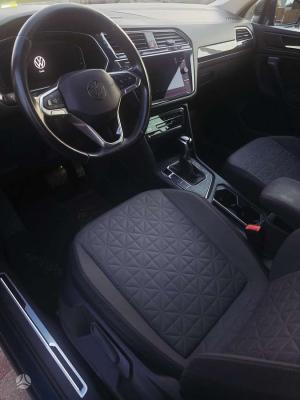 Blue Volkswagen Tiguan 2021 in Sirvintos, with an engine capacity of 1.97 L and mileage of 280 thousand km for 18700 €, photo 12 on AUTOMOTO.COM.LV