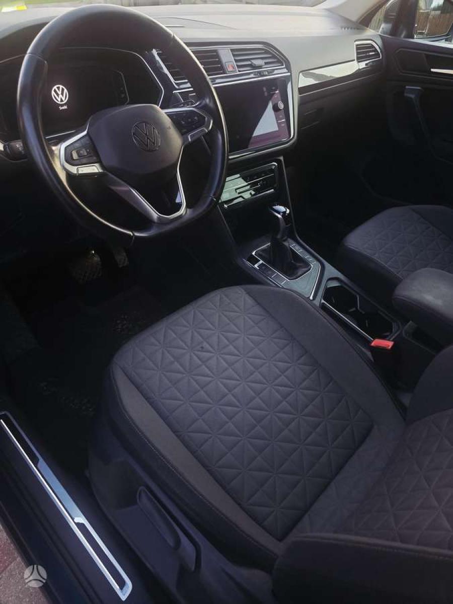 Blue Volkswagen Tiguan 2021 in Sirvintos, with an engine capacity of 1.97 L and mileage of 280 thousand km for 18700 €, photo 12 on AUTOMOTO.COM.LV