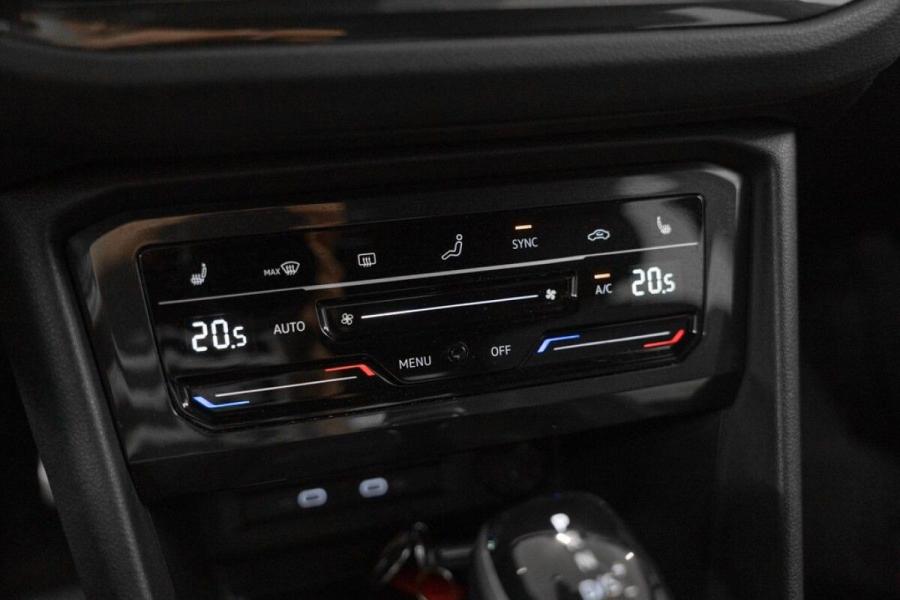 Zils Volkswagen Tiguan 2021 Viļņa, ar dzinēja tilpumu 1.50 L un nobraukumu 99 tūkst. km par 27000 €, foto 24 vietnē AUTOMOTO.COM.LV