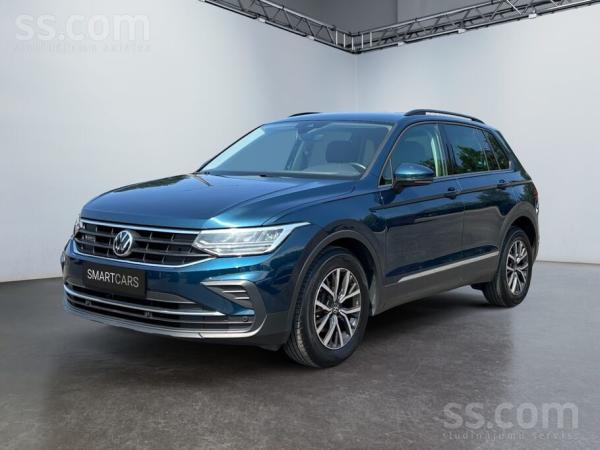 Blue Volkswagen Tiguan 2021 in Riga, with an engine capacity of 1.50 L and mileage of 87 thousand km for 21370 €, photo 1 on AUTOMOTO.COM.LV