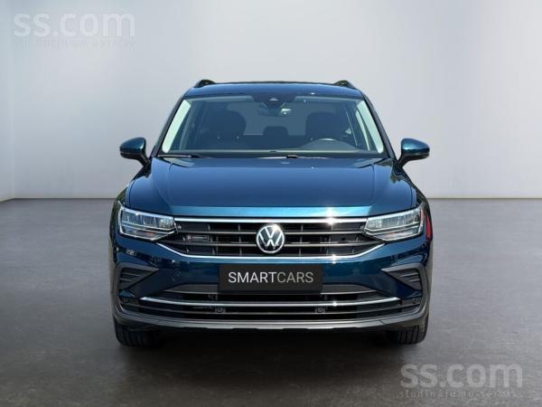 Blue Volkswagen Tiguan 2021 in Riga, with an engine capacity of 1.50 L and mileage of 87 thousand km for 21370 €, photo 8 on AUTOMOTO.COM.LV