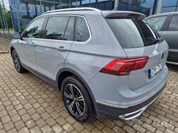 Zils Volkswagen Tiguan 2021 Rīga, ar dzinēja tilpumu 2.00 L un nobraukumu 120 tūkst. km par 26000 €, foto 1 vietnē AUTOMOTO.COM.LV