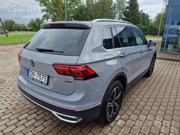 Zils Volkswagen Tiguan 2021 Rīga, ar dzinēja tilpumu 2.00 L un nobraukumu 120 tūkst. km par 26000 €, foto 2 vietnē AUTOMOTO.COM.LV