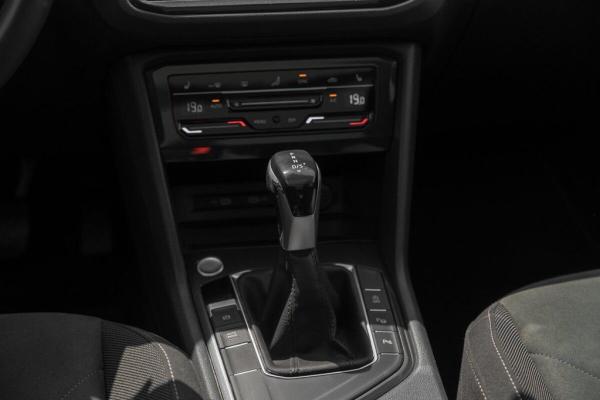 Zils Volkswagen Tiguan 2021 Viļņa, ar dzinēja tilpumu 2.00 L un nobraukumu 102 tūkst. km par 25300 €, foto 10 vietnē AUTOMOTO.COM.LV