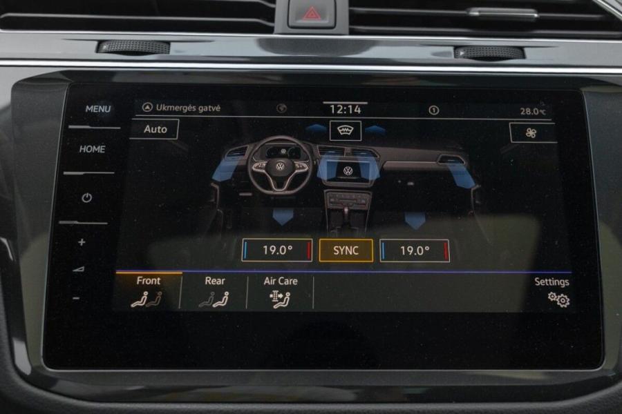 Blue Volkswagen Tiguan 2021 in Vilnius, with an engine capacity of 2.00 L and mileage of 102 thousand km for 25300 €, photo 14 on AUTOMOTO.COM.LV