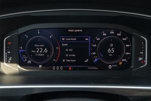 Blue Volkswagen Tiguan 2021 in Vilnius, with an engine capacity of 2.00 L and mileage of 102 thousand km for 25300 €, photo 24 on AUTOMOTO.COM.LV