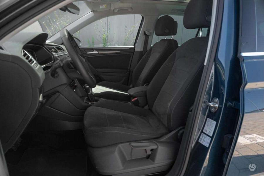 Zils Volkswagen Tiguan 2021 Viļņa, ar dzinēja tilpumu 2.00 L un nobraukumu 102 tūkst. km par 25300 €, foto 9 vietnē AUTOMOTO.COM.LV