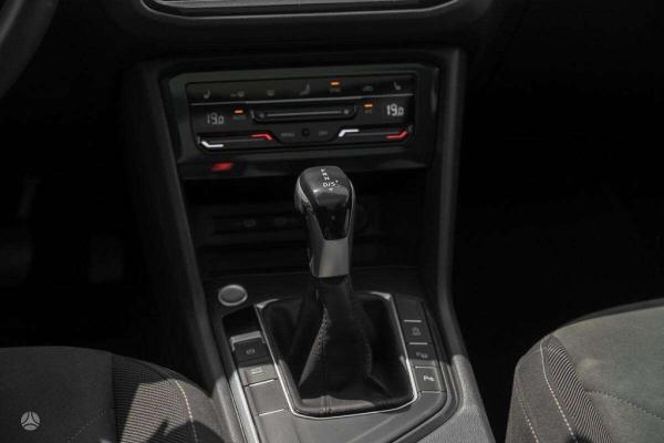 Zils Volkswagen Tiguan 2021 Viļņa, ar dzinēja tilpumu 2.00 L un nobraukumu 102 tūkst. km par 25300 €, foto 10 vietnē AUTOMOTO.COM.LV