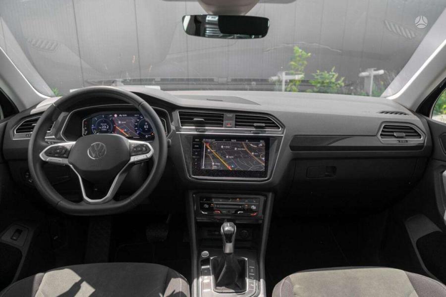 Zils Volkswagen Tiguan 2021 Viļņa, ar dzinēja tilpumu 2.00 L un nobraukumu 102 tūkst. km par 25300 €, foto 19 vietnē AUTOMOTO.COM.LV