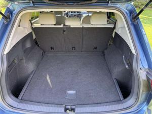 Blue Volkswagen Tiguan 2021 in Vilnius, with an engine capacity of 1.98 L and mileage of 93 thousand km for 14000 €, photo 7 on AUTOMOTO.COM.LV