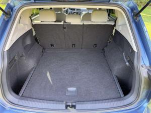 Blue Volkswagen Tiguan 2021 in Vilnius, with an engine capacity of 1.98 L and mileage of 93 thousand km for 14000 €, photo 8 on AUTOMOTO.COM.LV