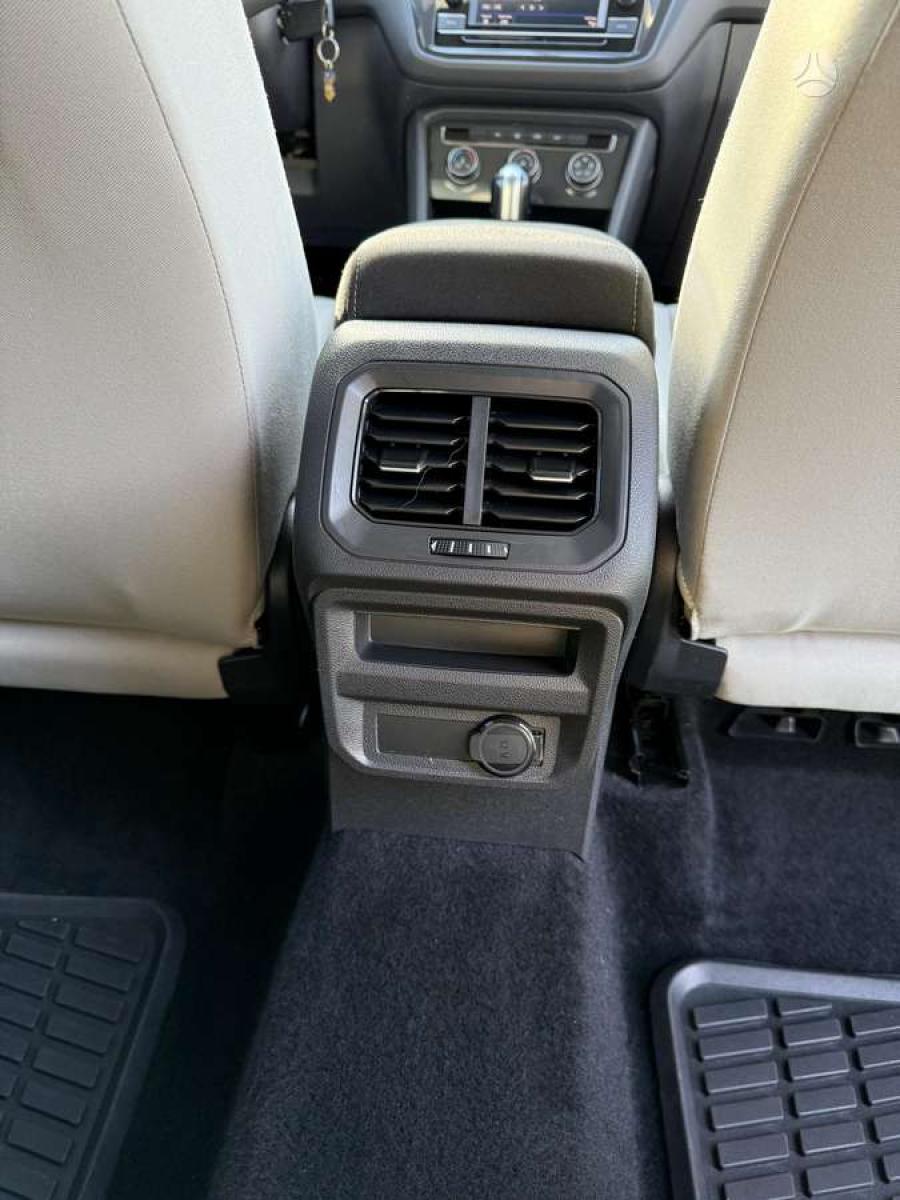 Blue Volkswagen Tiguan 2021 in Vilnius, with an engine capacity of 1.98 L and mileage of 93 thousand km for 14000 €, photo 13 on AUTOMOTO.COM.LV