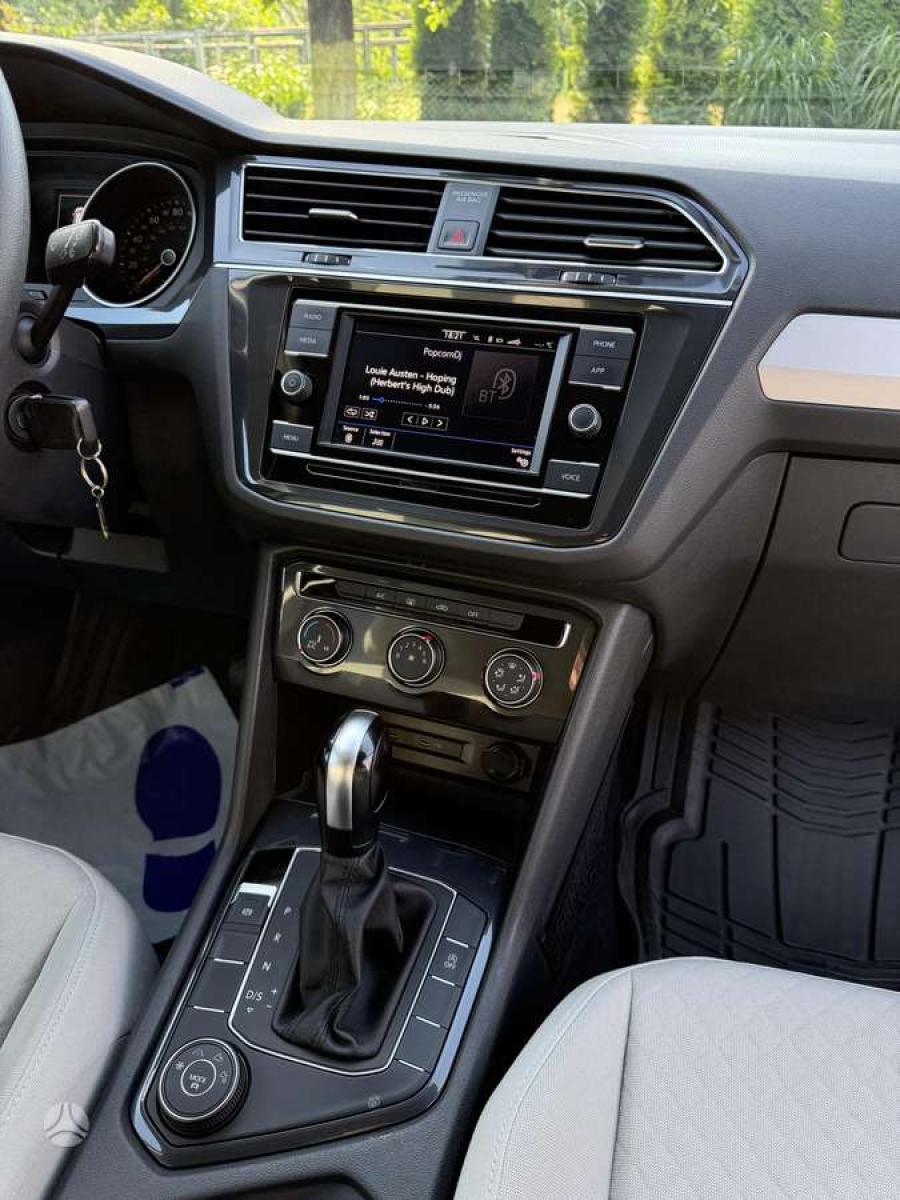 Blue Volkswagen Tiguan 2021 in Vilnius, with an engine capacity of 1.98 L and mileage of 93 thousand km for 14000 €, photo 15 on AUTOMOTO.COM.LV