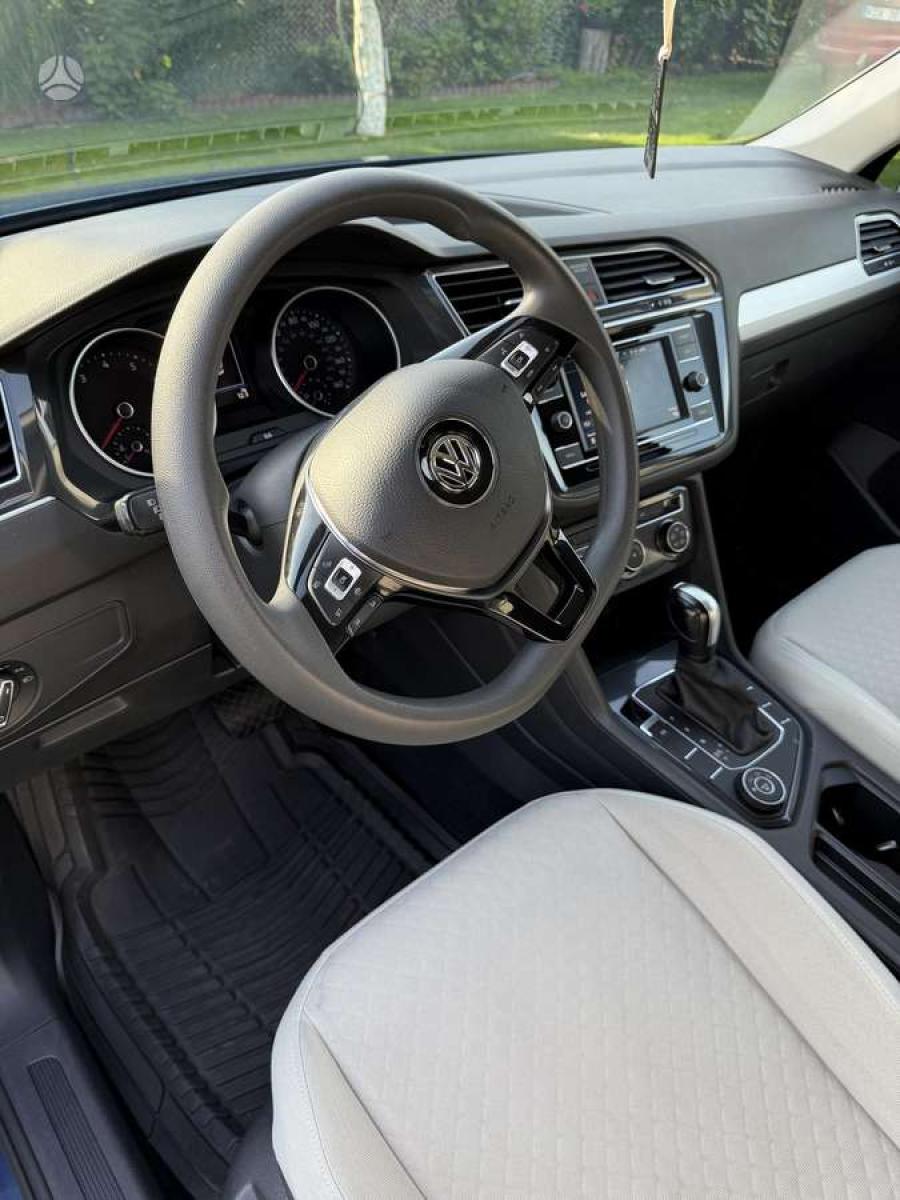 Blue Volkswagen Tiguan 2021 in Vilnius, with an engine capacity of 1.98 L and mileage of 93 thousand km for 14000 €, photo 17 on AUTOMOTO.COM.LV