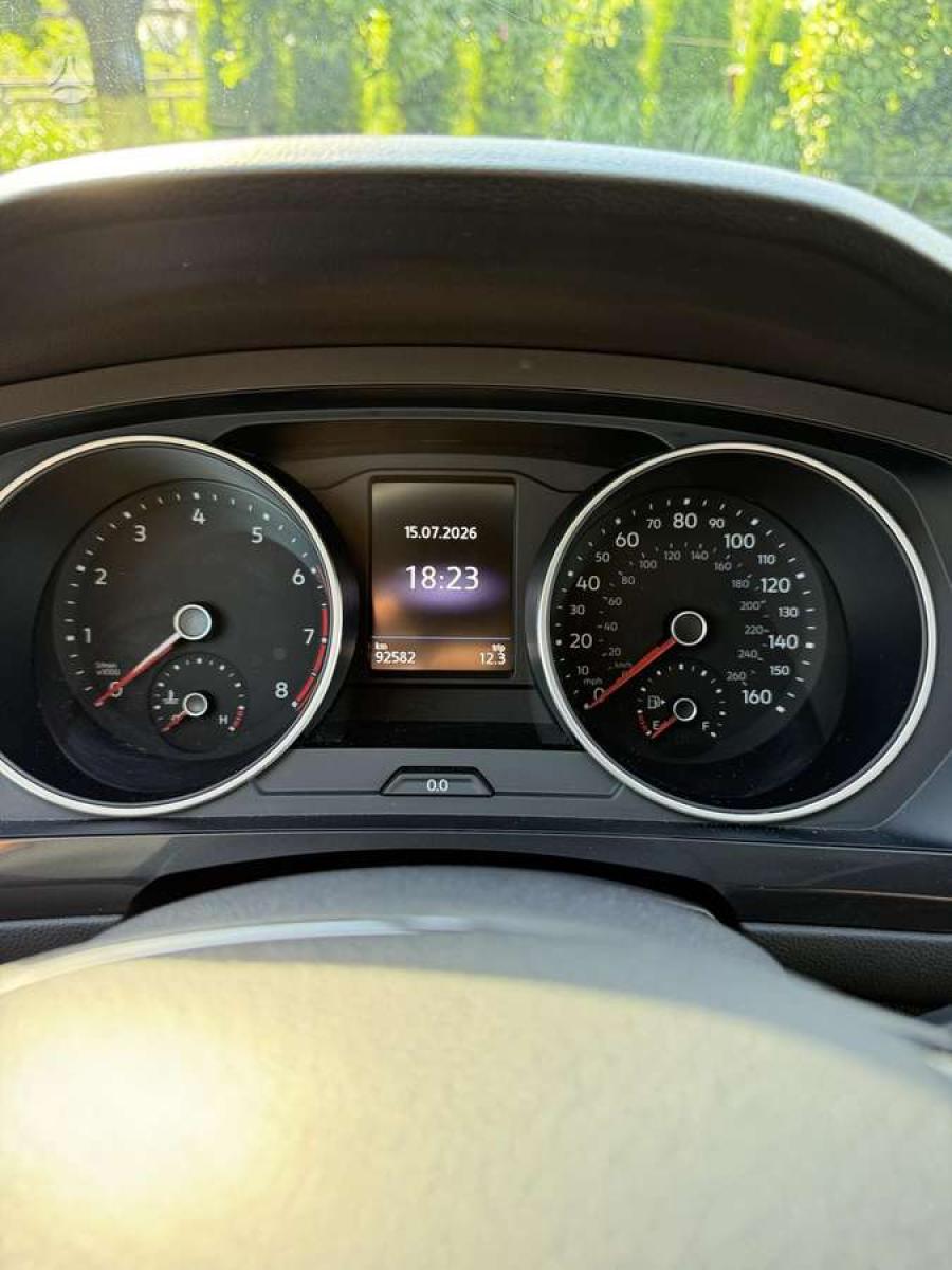 Blue Volkswagen Tiguan 2021 in Vilnius, with an engine capacity of 1.98 L and mileage of 93 thousand km for 14000 €, photo 20 on AUTOMOTO.COM.LV