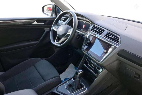 Zils Volkswagen Tiguan 2021 Klaipėda, ar dzinēja tilpumu 1.50 L un nobraukumu 17 tūkst. km par 26800 €, foto 8 vietnē AUTOMOTO.COM.LV