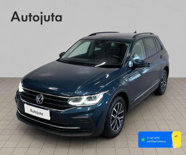 Blue Volkswagen Tiguan 2021 in Kaunas, with an engine capacity of 1.50 L and mileage of 177 thousand km for 18900 €, photo 1 on AUTOMOTO.COM.LV