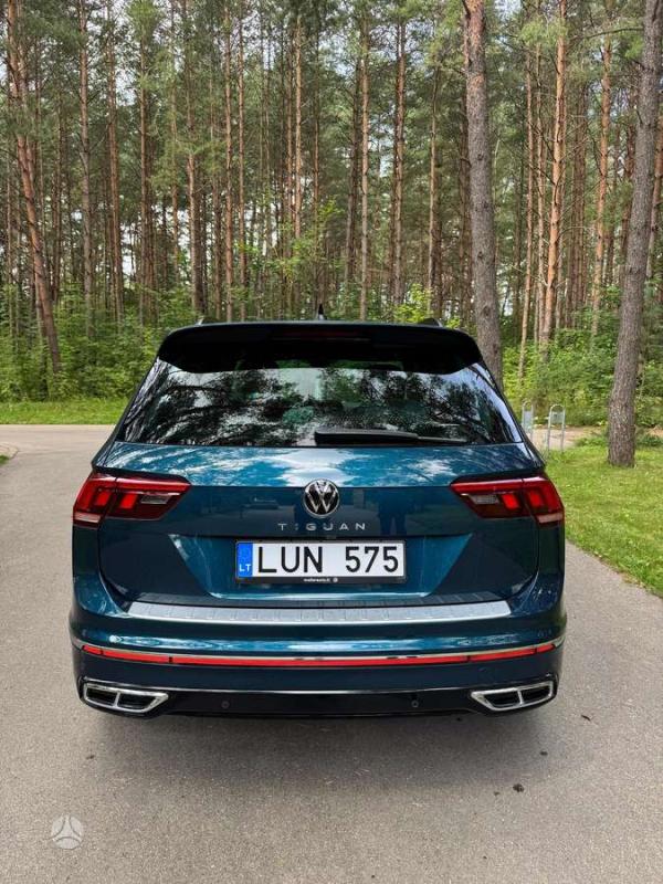 Blue Volkswagen Tiguan 2021 in Vilnius, with an engine capacity of 1.50 L and mileage of 93 thousand km for 25500 €, photo 5 on AUTOMOTO.COM.LV