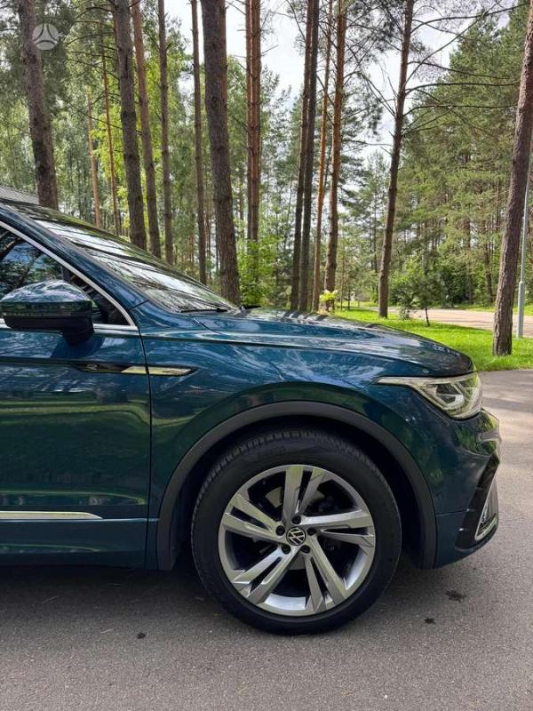 Blue Volkswagen Tiguan 2021 in Vilnius, with an engine capacity of 1.50 L and mileage of 93 thousand km for 25500 €, photo 7 on AUTOMOTO.COM.LV