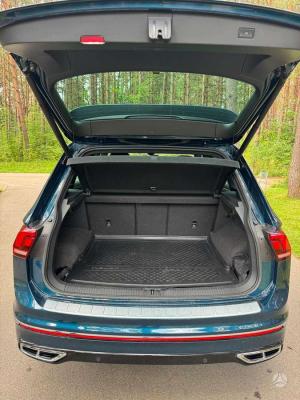 Zils Volkswagen Tiguan 2021 Viļņa, ar dzinēja tilpumu 1.50 L un nobraukumu 93 tūkst. km par 25500 €, foto 24 vietnē AUTOMOTO.COM.LV