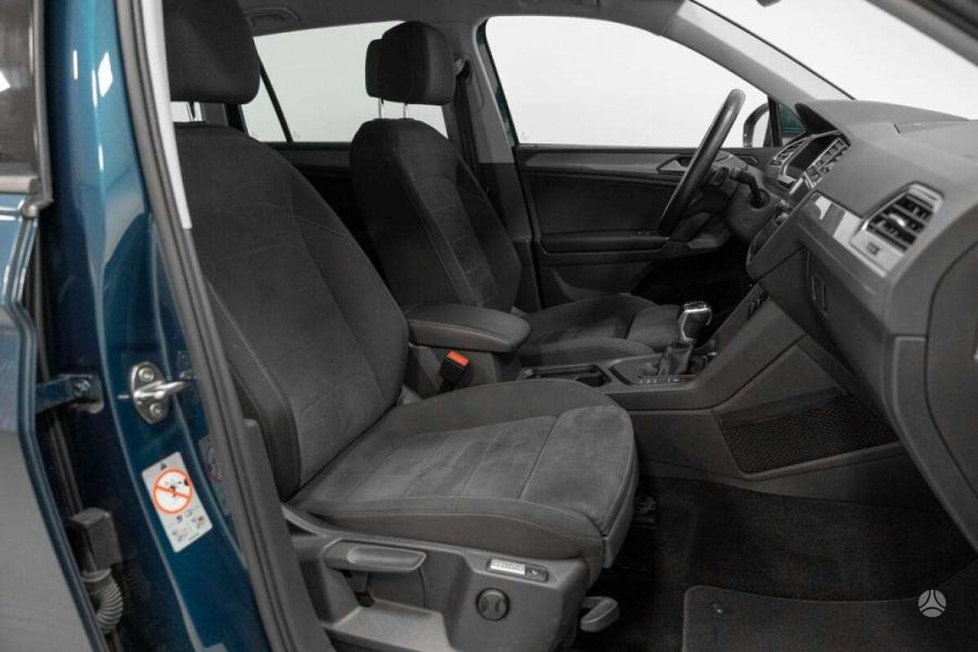 Blue Volkswagen Tiguan 2021 in Vilnius, with an engine capacity of 1.50 L and mileage of 84 thousand km for 22950 €, photo 8 on AUTOMOTO.COM.LV