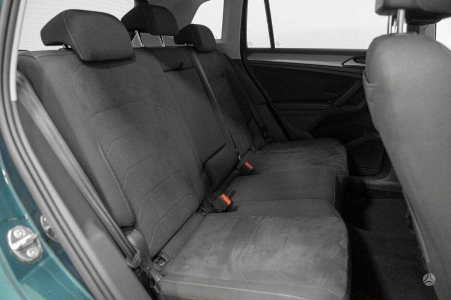 Blue Volkswagen Tiguan 2021 in Vilnius, with an engine capacity of 1.50 L and mileage of 84 thousand km for 22950 €, photo 9 on AUTOMOTO.COM.LV