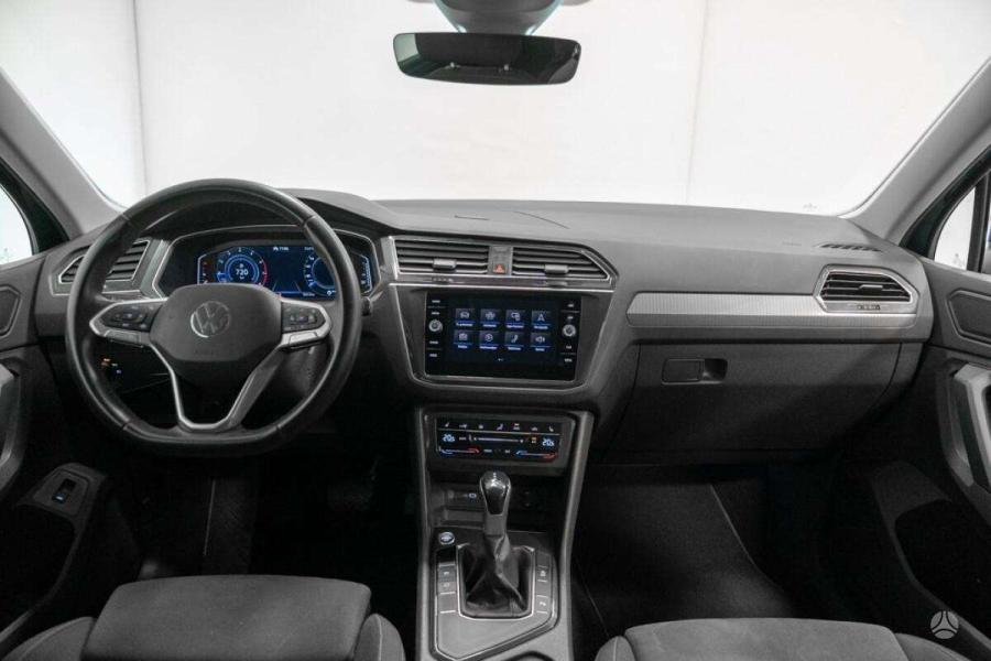 Blue Volkswagen Tiguan 2021 in Vilnius, with an engine capacity of 1.50 L and mileage of 84 thousand km for 22950 €, photo 10 on AUTOMOTO.COM.LV