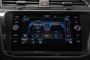 Blue Volkswagen Tiguan 2021 in Vilnius, with an engine capacity of 1.50 L and mileage of 84 thousand km for 22950 €, photo 16 on AUTOMOTO.COM.LV