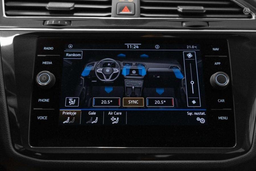 Blue Volkswagen Tiguan 2021 in Vilnius, with an engine capacity of 1.50 L and mileage of 84 thousand km for 22950 €, photo 16 on AUTOMOTO.COM.LV