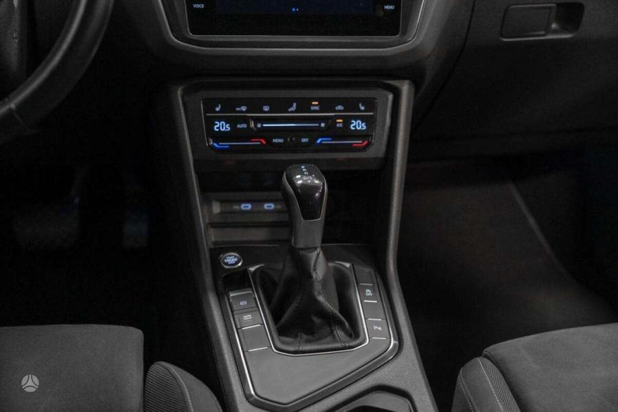 Blue Volkswagen Tiguan 2021 in Vilnius, with an engine capacity of 1.50 L and mileage of 84 thousand km for 22950 €, photo 19 on AUTOMOTO.COM.LV