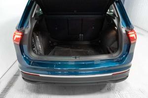 Blue Volkswagen Tiguan 2021 in Vilnius, with an engine capacity of 1.50 L and mileage of 84 thousand km for 22950 €, photo 20 on AUTOMOTO.COM.LV