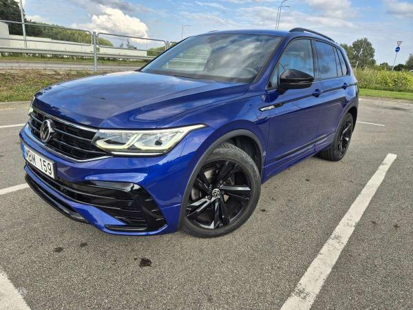 Blue Volkswagen Tiguan 2021 in Vilnius, with an engine capacity of 1.50 L and mileage of 69 thousand km for 25500 €, photo 4 on AUTOMOTO.COM.LV