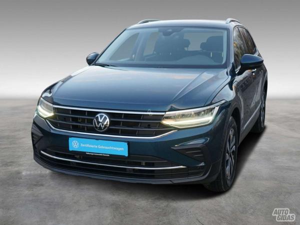 Blue Volkswagen Tiguan 2022 in Kaunas, with an engine capacity of 1.40 L and mileage of 57 thousand km for 31375 €, photo 2 on AUTOMOTO.COM.LV
