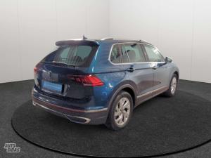 Blue Volkswagen Tiguan 2022 in Kaunas, with an engine capacity of 2.00 L and mileage of 56 thousand km for 32572 €, photo 6 on AUTOMOTO.COM.LV