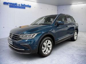 Blue Volkswagen Tiguan 2022 in Kaunas, with an engine capacity of 2.00 L and mileage of 75 thousand km for 31649 €, photo  on AUTOMOTO.COM.LV