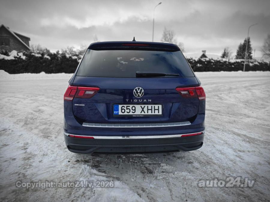Blue Volkswagen Tiguan 2022 in Tallinn, with an engine capacity of 1.50 L and mileage of 82 thousand km for 26500 €, photo 8 on AUTOMOTO.COM.LV