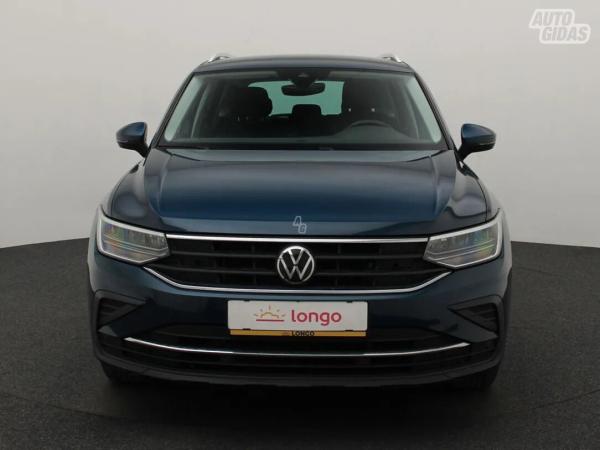 Zils Volkswagen Tiguan 2022 Viļņa, ar dzinēja tilpumu 2.00 L un nobraukumu 120 tūkst. km par 24699 €, foto 3 vietnē AUTOMOTO.COM.LV