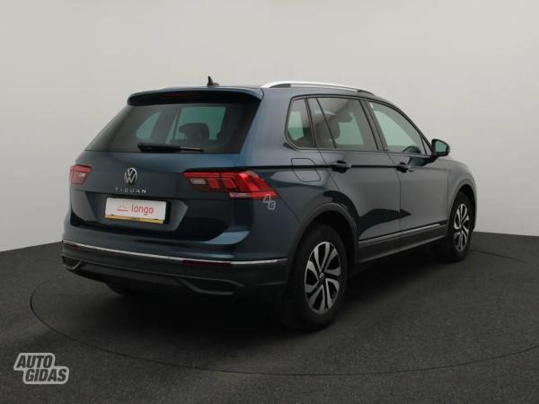 Zils Volkswagen Tiguan 2022 Viļņa, ar dzinēja tilpumu 2.00 L un nobraukumu 120 tūkst. km par 24699 €, foto 8 vietnē AUTOMOTO.COM.LV