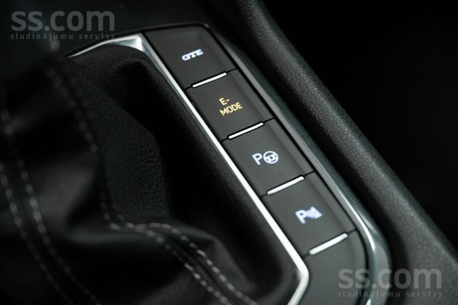 Zils Volkswagen Tiguan 2022 Rīga, ar dzinēja tilpumu 1.40 L un nobraukumu 43 tūkst. km par 28500 €, foto 24 vietnē AUTOMOTO.COM.LV