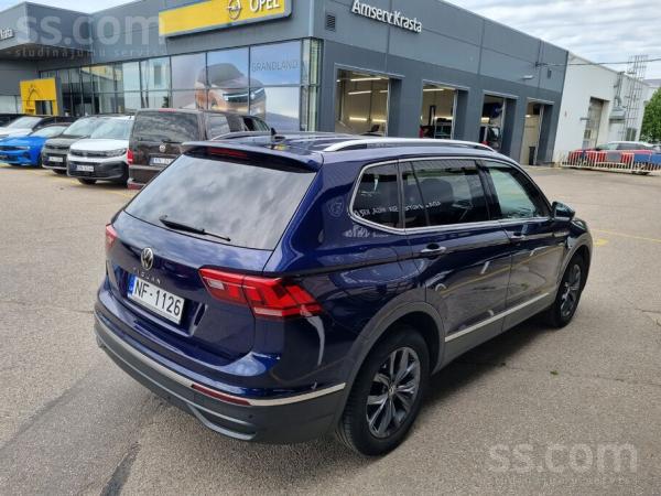 Blue Volkswagen Tiguan 2022 in Riga, with an engine capacity of 1.50 L and mileage of 91 thousand km for 20700 €, photo 2 on AUTOMOTO.COM.LV