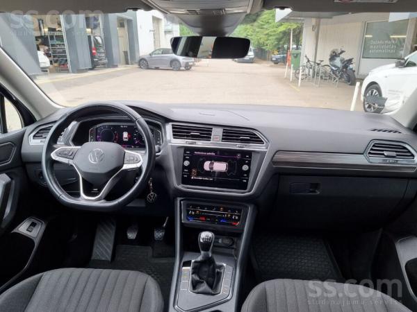 Blue Volkswagen Tiguan 2022 in Riga, with an engine capacity of 1.50 L and mileage of 91 thousand km for 20700 €, photo 6 on AUTOMOTO.COM.LV