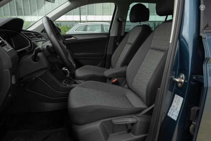 Blue Volkswagen Tiguan 2022 in Vilnius, with an engine capacity of 1.40 L and mileage of 60 thousand km for 24900 €, photo 14 on AUTOMOTO.COM.LV