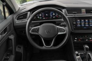 Blue Volkswagen Tiguan 2022 in Vilnius, with an engine capacity of 1.40 L and mileage of 60 thousand km for 24900 €, photo 21 on AUTOMOTO.COM.LV