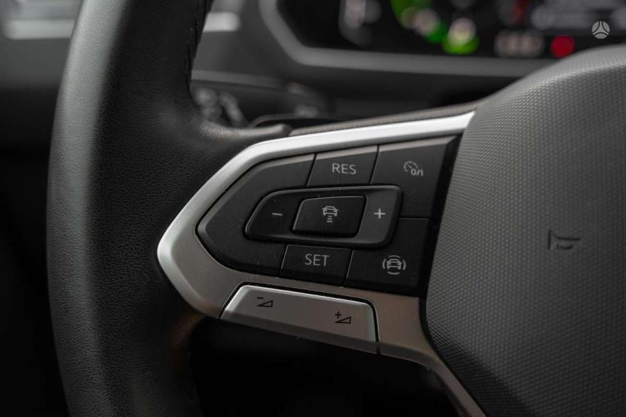 Blue Volkswagen Tiguan 2022 in Vilnius, with an engine capacity of 1.40 L and mileage of 60 thousand km for 24900 €, photo 23 on AUTOMOTO.COM.LV
