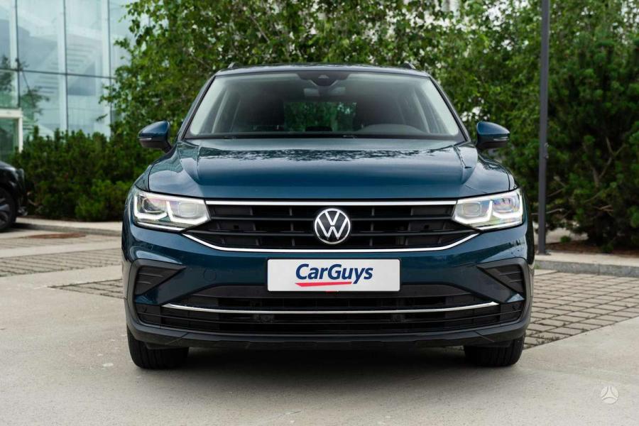 Zils Volkswagen Tiguan 2022 Viļņa, ar dzinēja tilpumu 1.40 L un nobraukumu 60 tūkst. km par 23900 €, foto 1 vietnē AUTOMOTO.COM.LV