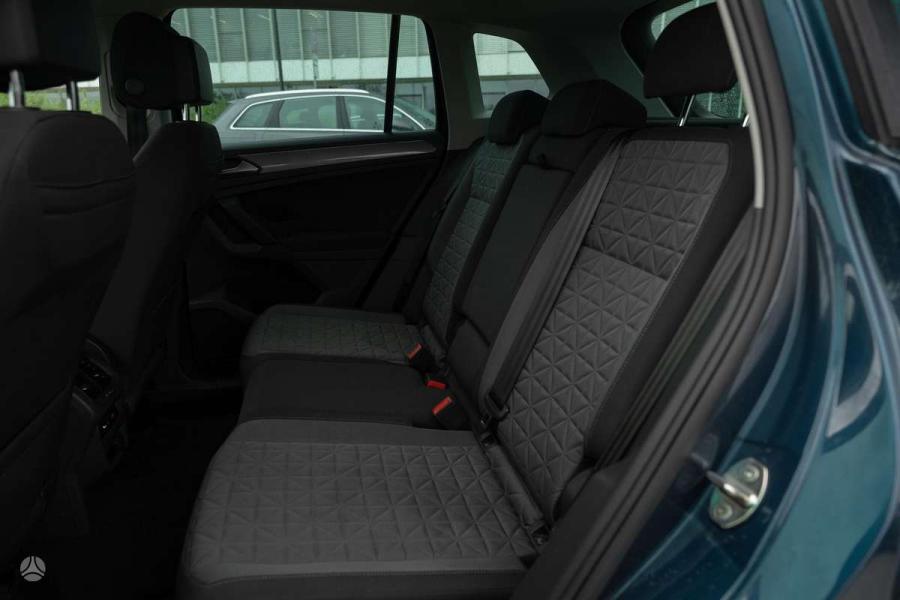 Zils Volkswagen Tiguan 2022 Viļņa, ar dzinēja tilpumu 1.40 L un nobraukumu 60 tūkst. km par 23900 €, foto 18 vietnē AUTOMOTO.COM.LV
