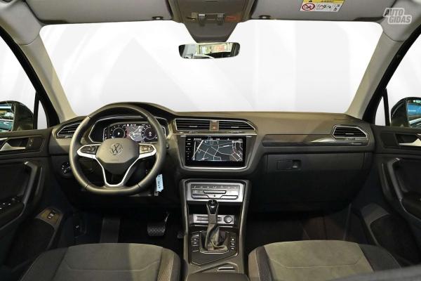 Zils Volkswagen Tiguan 2023 Kauņa, ar dzinēja tilpumu 1.50 L un nobraukumu 19 tūkst. km par 32679 €, foto 8 vietnē AUTOMOTO.COM.LV